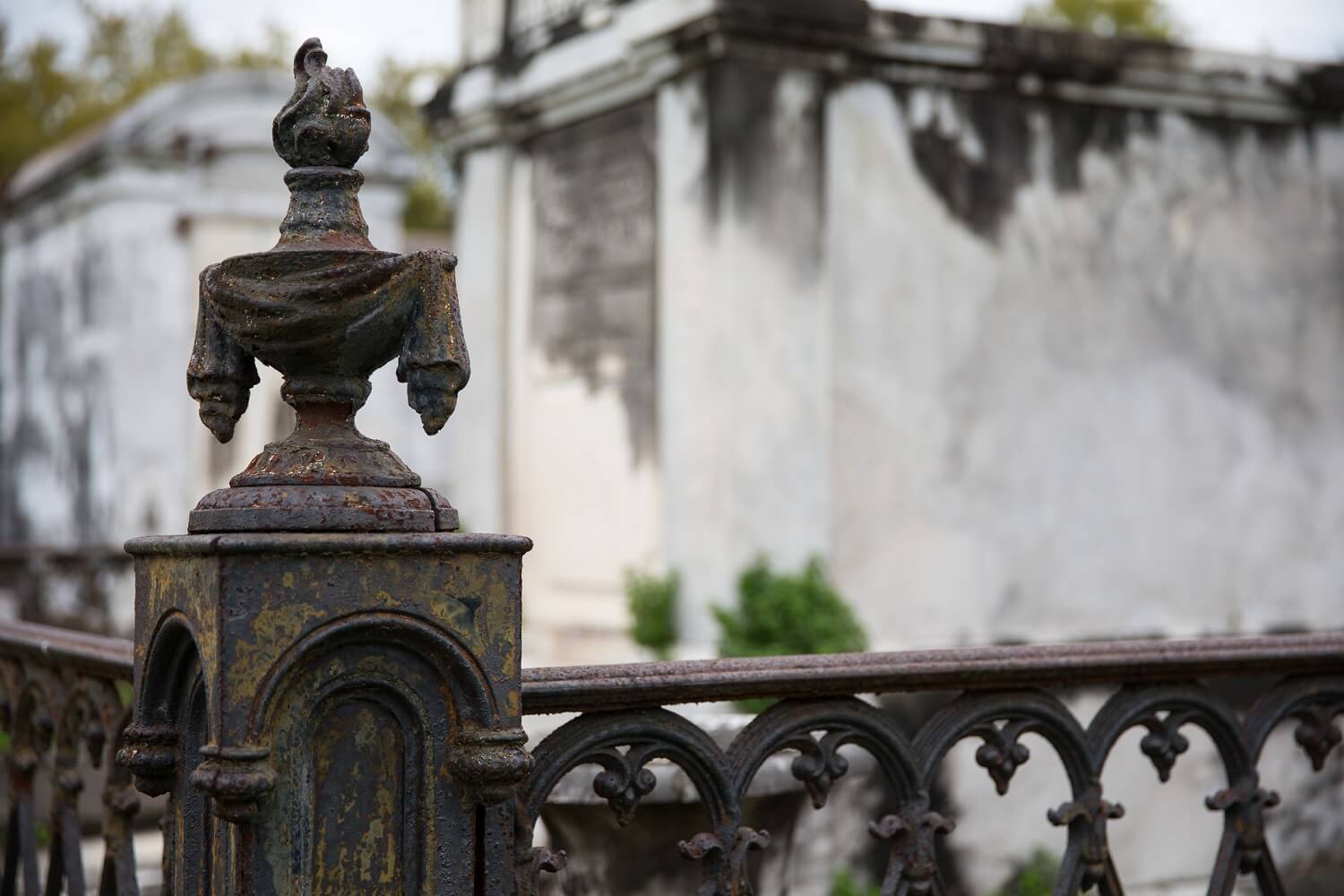 3 of the Best Ghost Tours in Charleston, SC - Pam Harrington